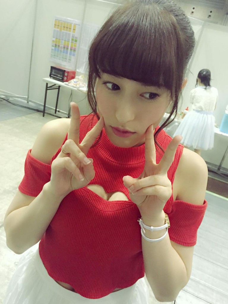 Akb48平田梨奈ちゃんが写メ会で胸元あらわなセクシー衣装! Akbと坂道の画像まとめブログ ガゾ速!