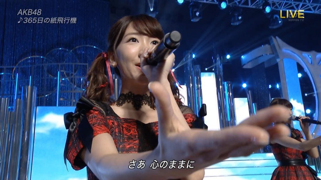 AKB48がベストアーティスト2015で365日の紙飛行機と唇にBe My Babyを披露！（キャプ） - AKBと坂道の画像まとめブログ ガゾ速！